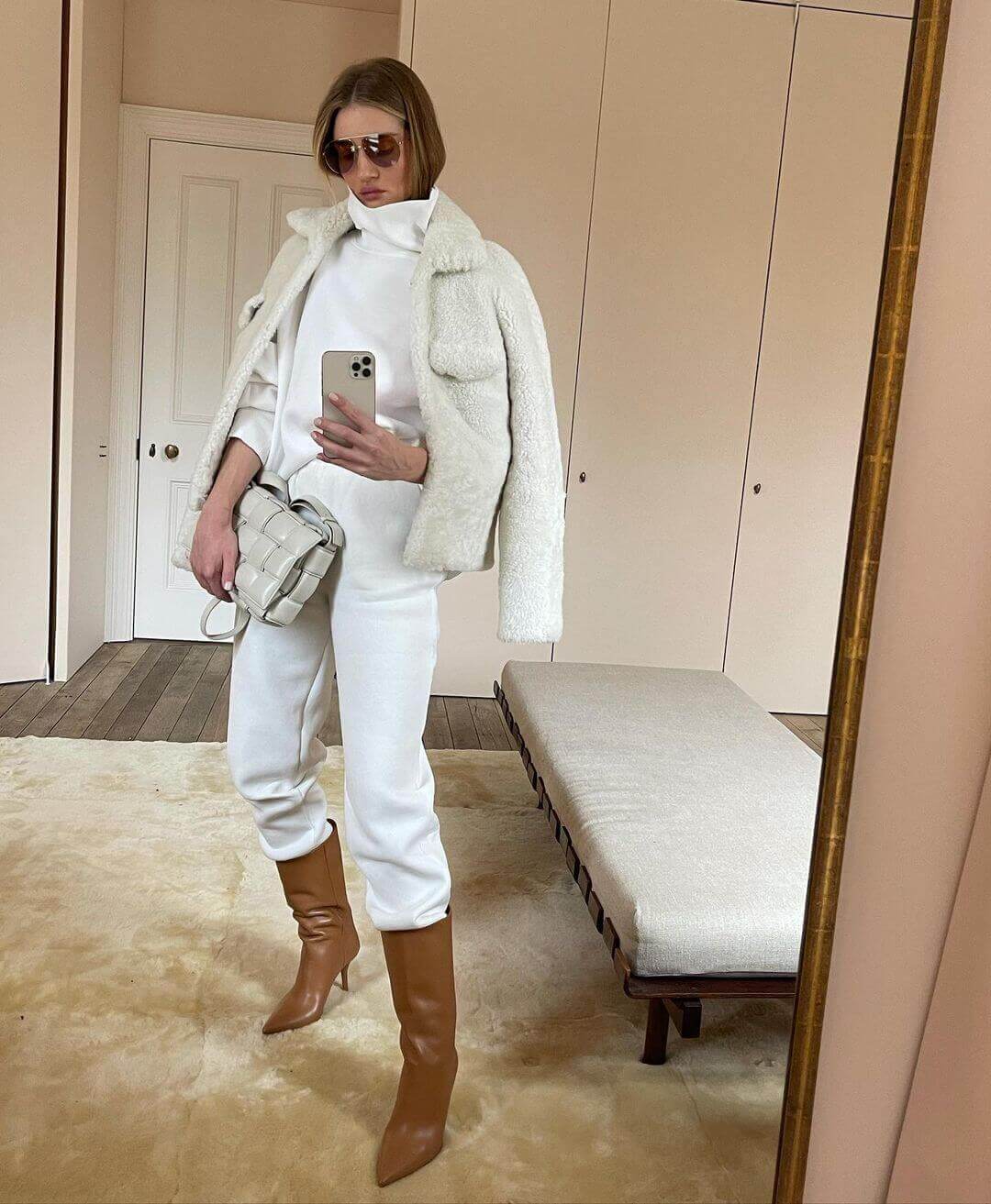 How To Style Your Sweatpants For A Chic Weekend Look