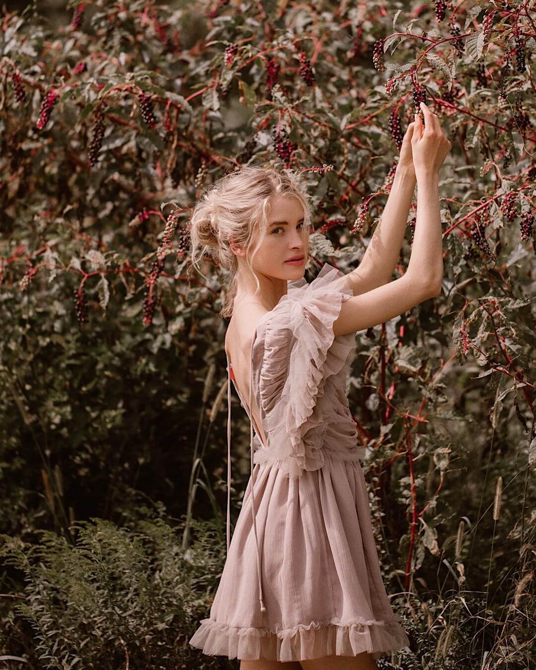 18 Romantic Pieces For A Modern Yet Feminine Look