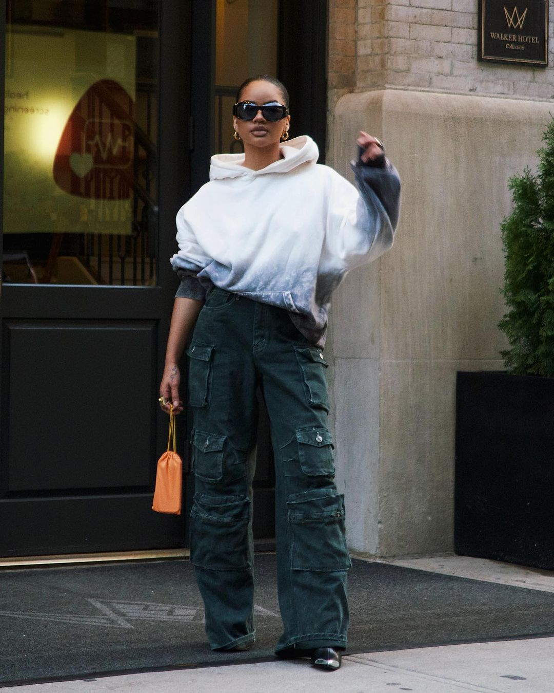 10 Unique Ways To Sport The Cargo Pants Trend