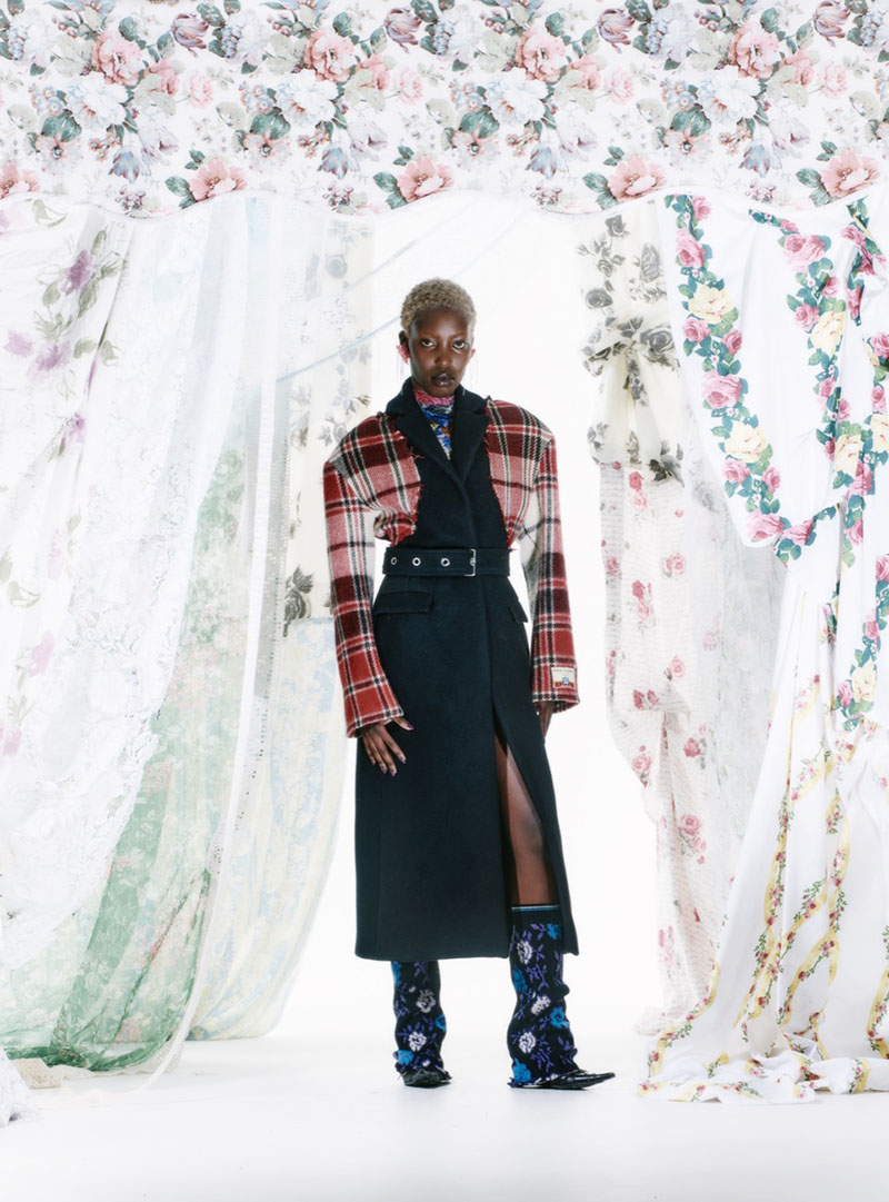 Eye-Popping Designs Wait To Be Discovered At Rave Review AW23 Collection