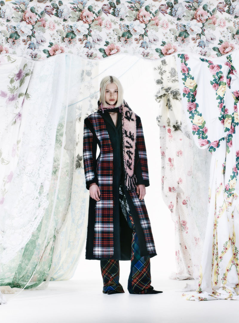 Eye-Popping Designs Wait To Be Discovered At Rave Review AW23 Collection