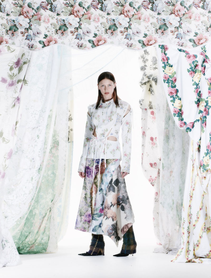 Eye-Popping Designs Wait To Be Discovered At Rave Review AW23 Collection