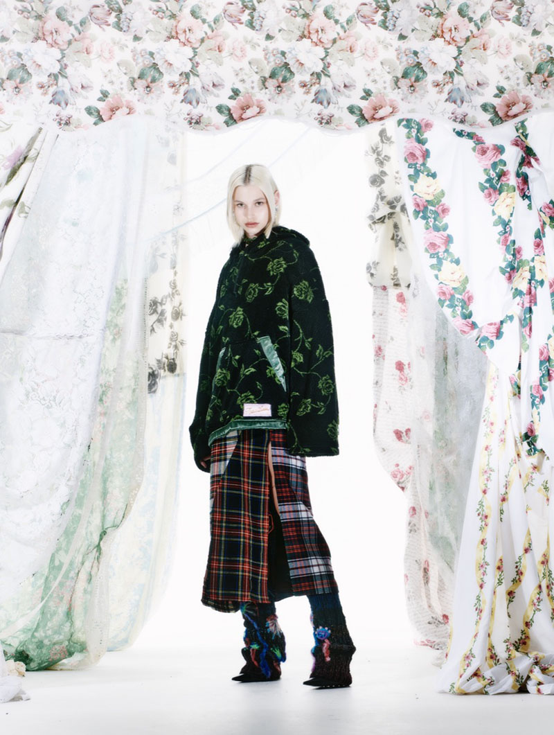 Eye-Popping Designs Wait To Be Discovered At Rave Review AW23 Collection