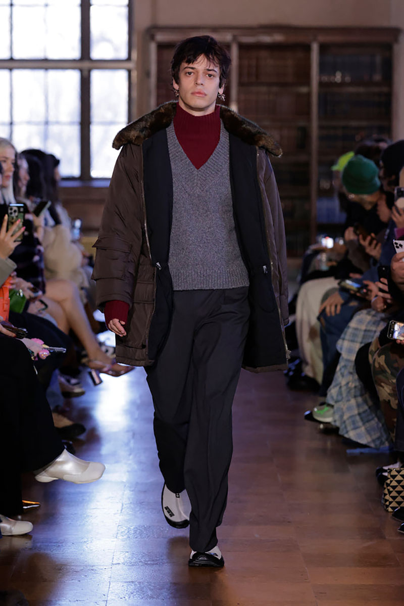 Perfect Your Style With A Helping Hand From Sandy Liang FW23 Collection
