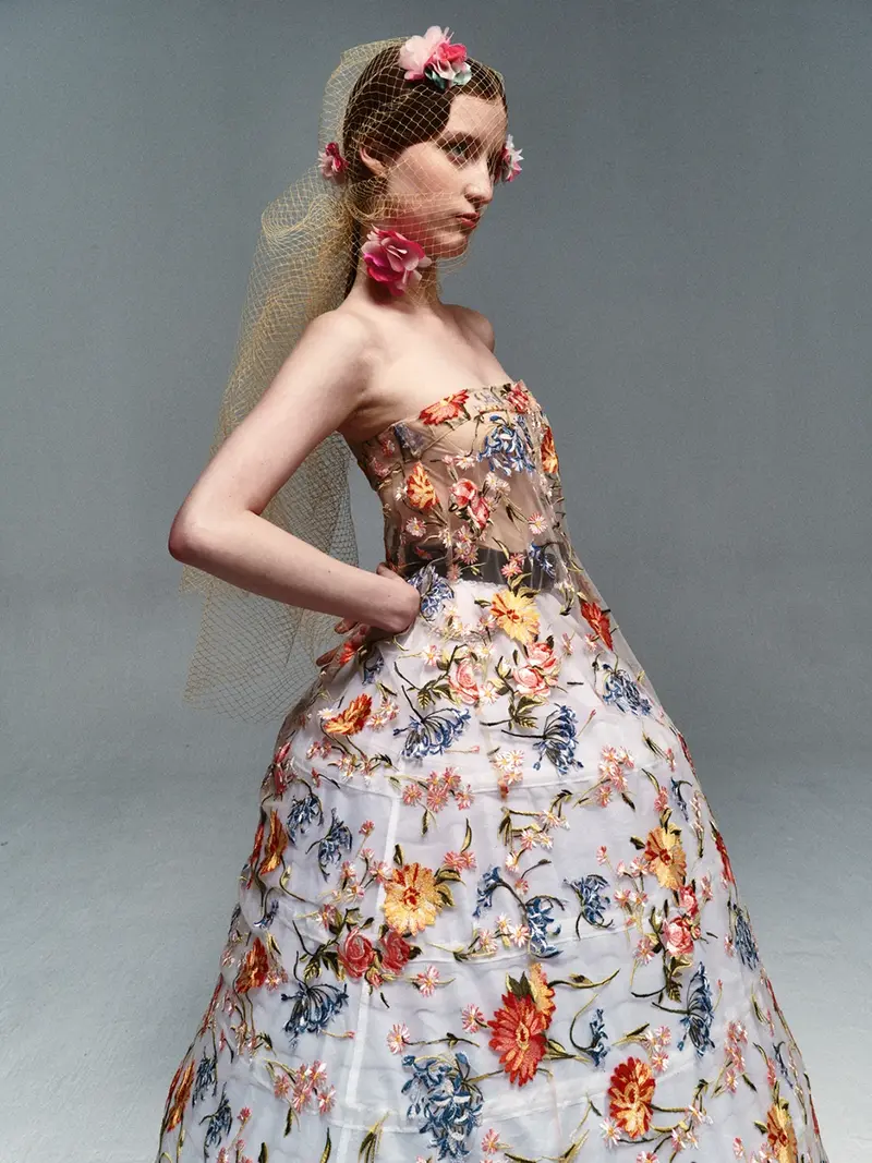 Play With Traditional And Modern Design In This Ming Ma SS23 Collection