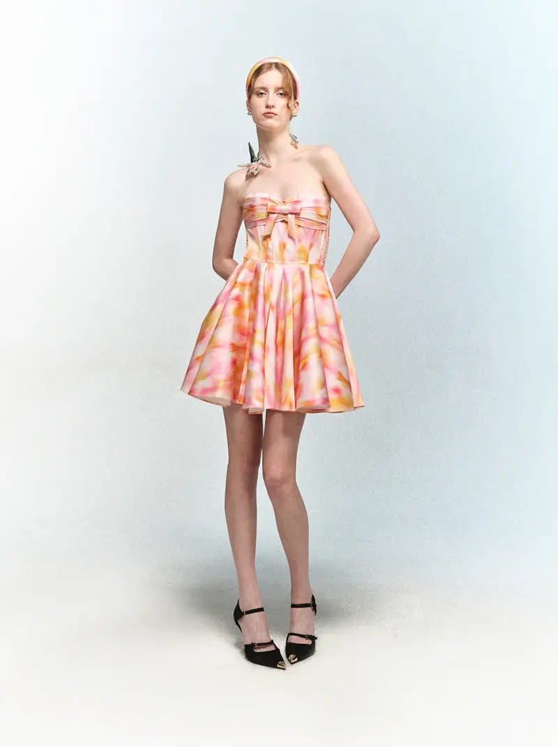 Play With Traditional And Modern Design In This Ming Ma SS23 Collection