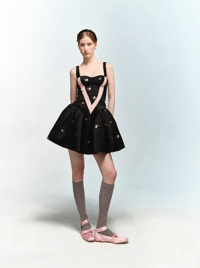 Play With Traditional And Modern Design In This Ming Ma SS23 Collection