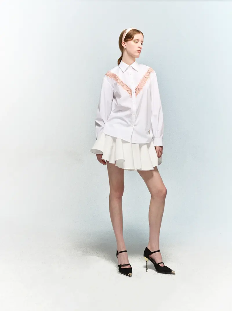 Play With Traditional And Modern Design In This Ming Ma SS23 Collection