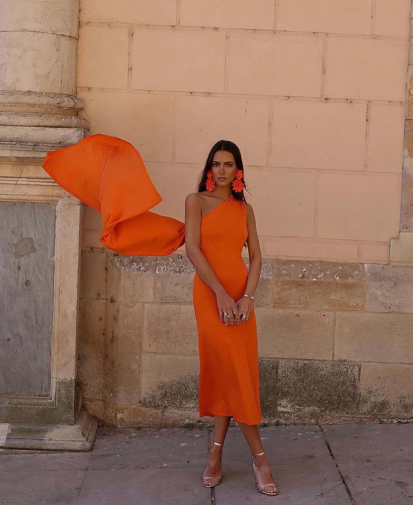 Add A Dose Of Energy To Your Wardrobe With The Orange Color Trend