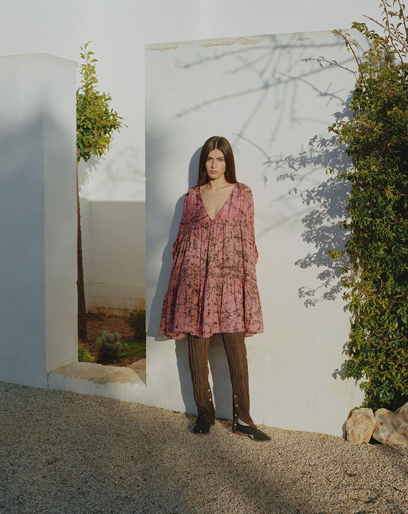 Embrace Your Feminine Side In Something New From Anaak Collection