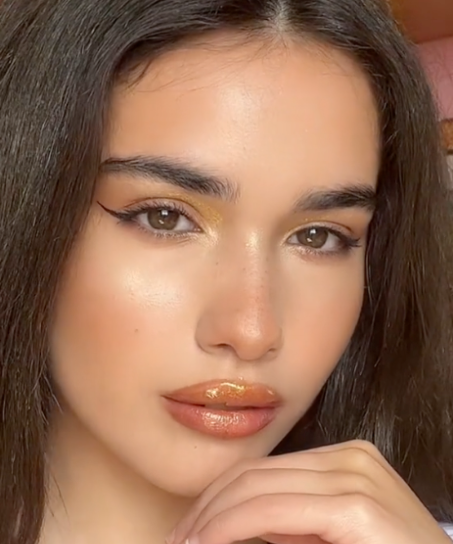 Become A Golden Goddess With The Honey Lips Trend
