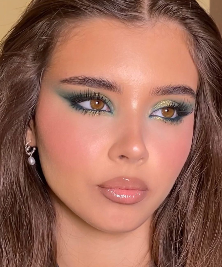 Step Out In The Cocktail-Inspired Martini Makeup Trend