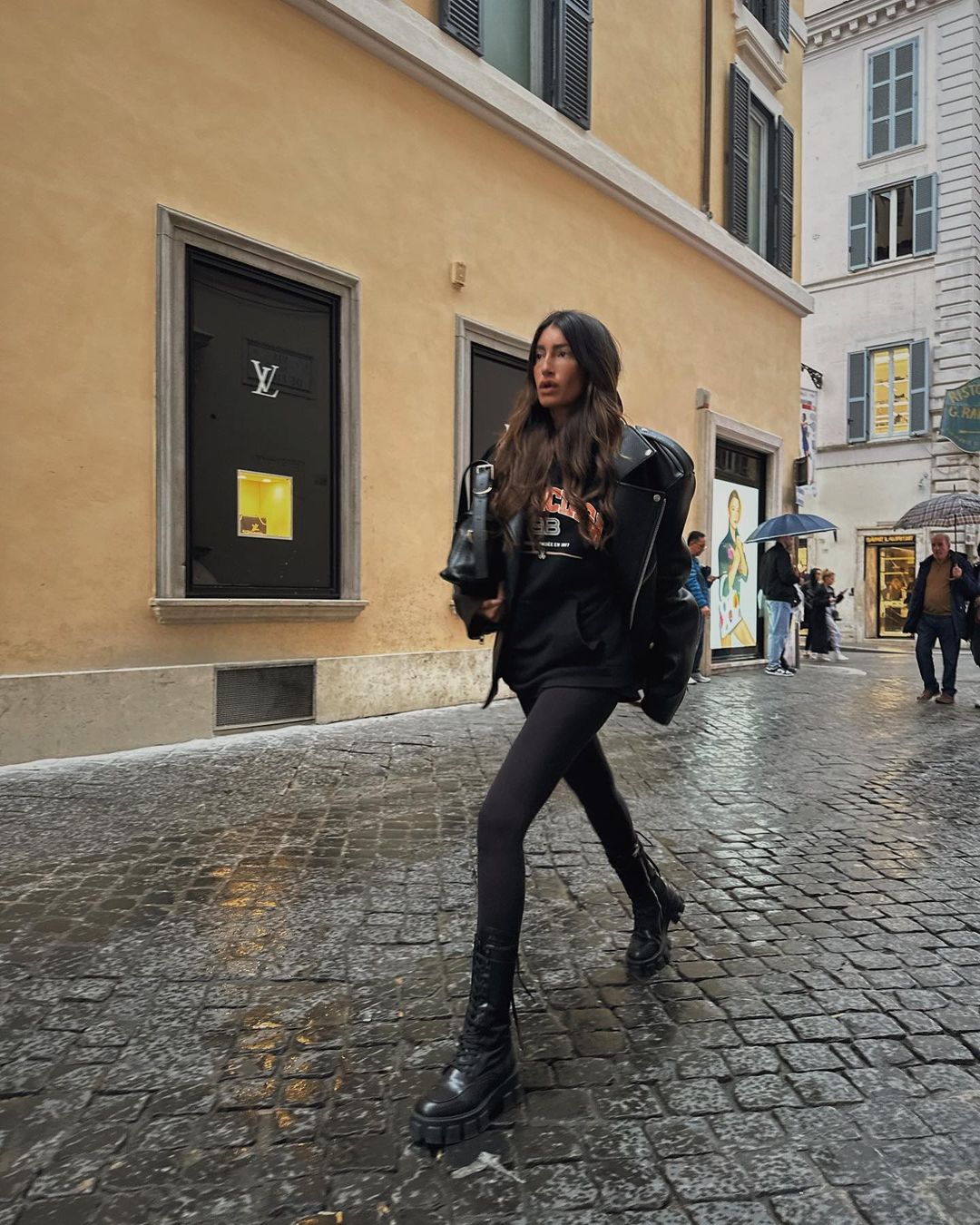 These 10 Retro Grunge Outfits Are Perfect For Fall