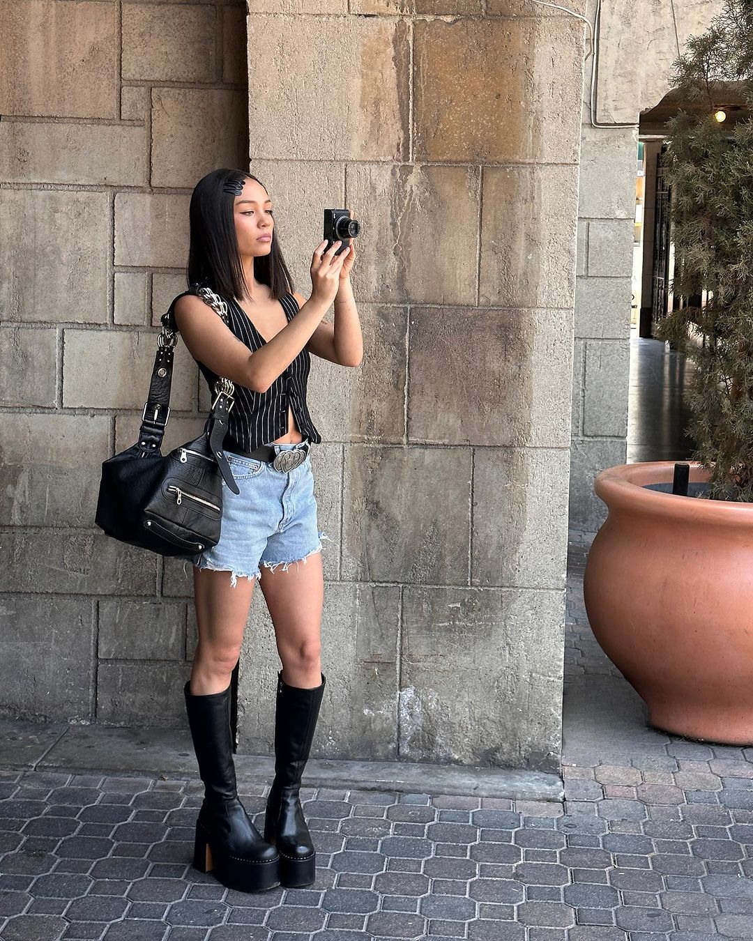 These 10 Retro Grunge Outfits Are Perfect For Fall