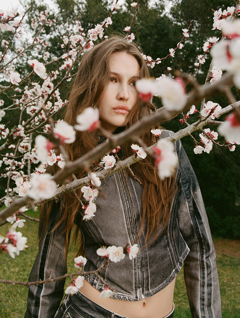 Dive Deep Into The Stylish World Of MIMCHIK