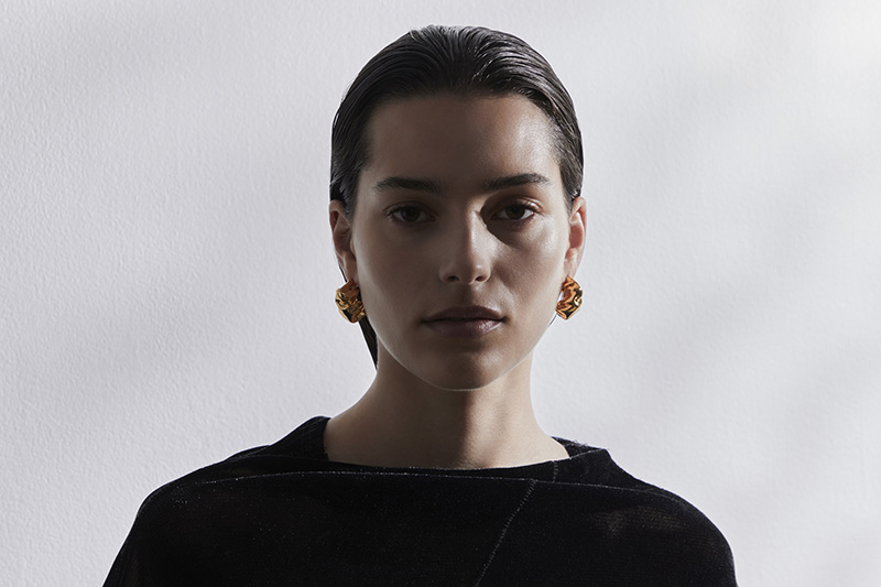 The Perfect Combo Of Classic And Bold Jewelry From Amber Sceats