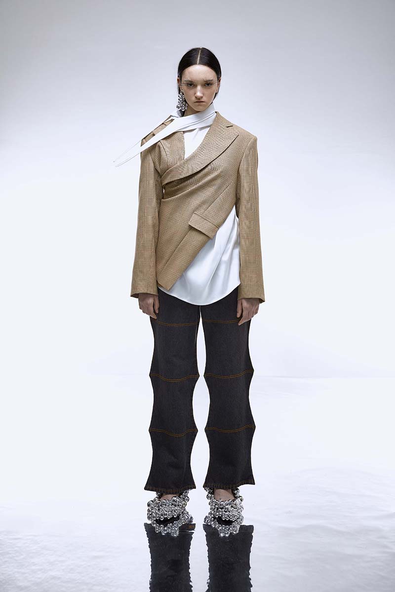 Leje Is A Symphony Of Contemporary Avant-Garde Fashion