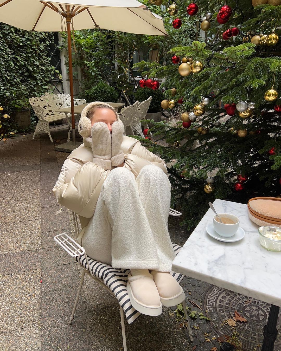 Warm Up With These 10 Vanilla Girl Winter Outfits