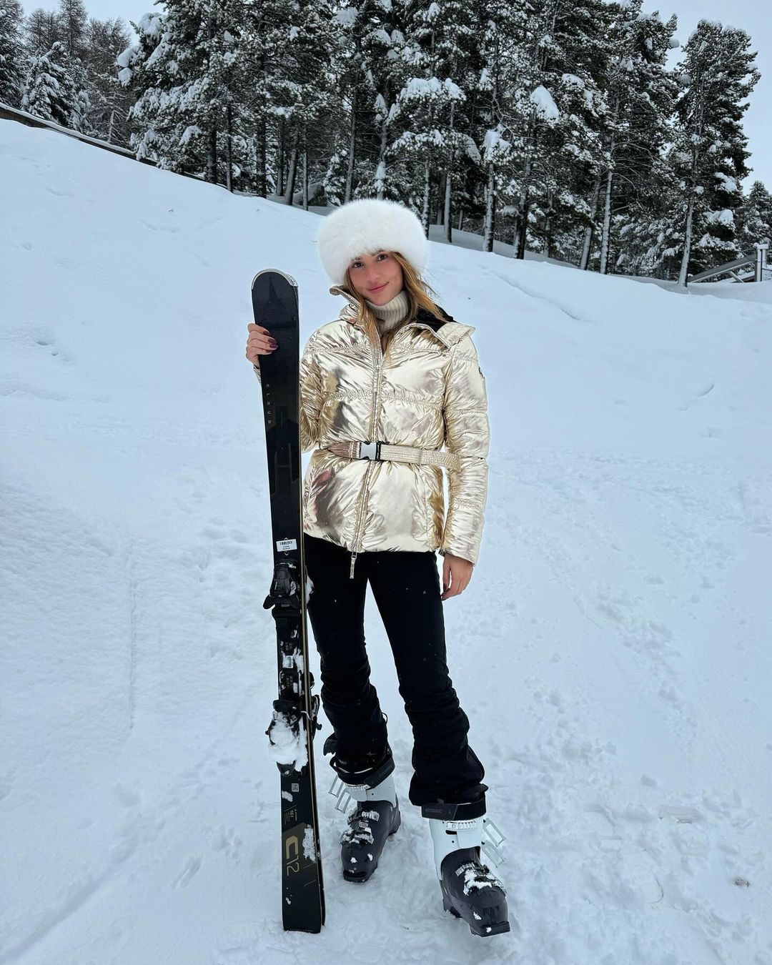 10 Winter Outfits To Channel Your Inner Snow Bunny