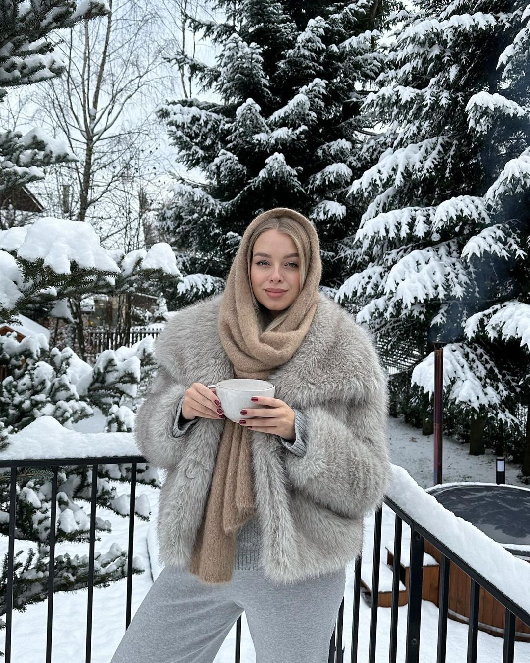 10 Winter Outfits To Channel Your Inner Snow Bunny