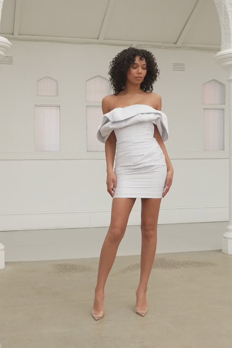 ELIYA The Label Delivers Impeccable Detailing With These Black And ...