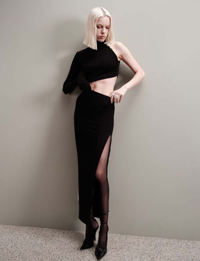 Manuri Keeps Us Entertained With This Stunning Collection