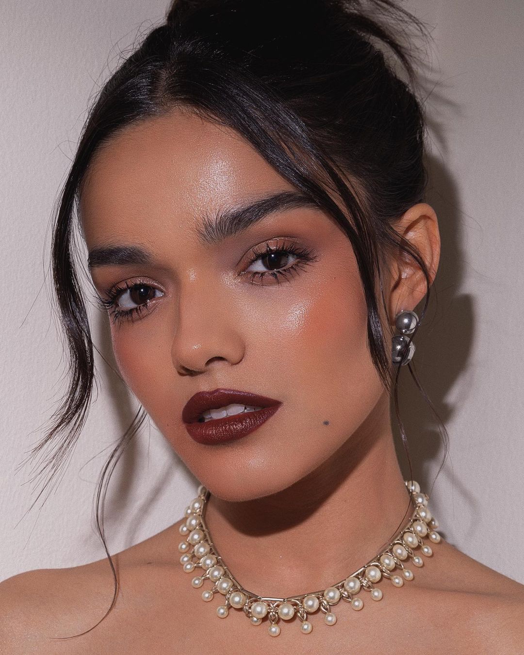 The Soft Goth Makeup Trend Is A Must-Try For Winter
