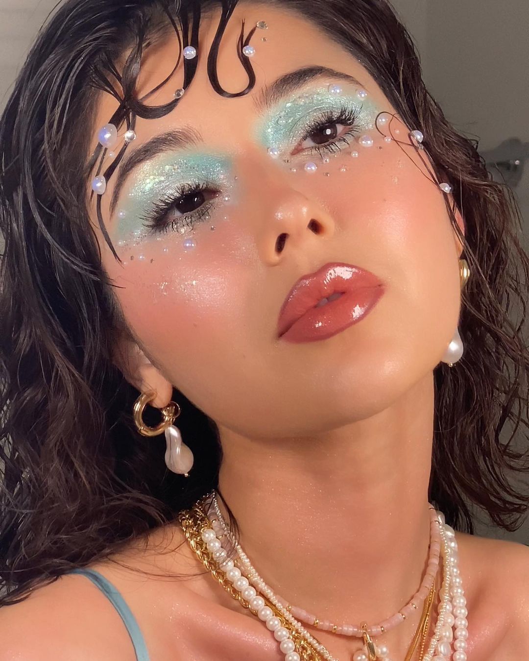 Make A Splash With Chromatic Mermaid Makeup