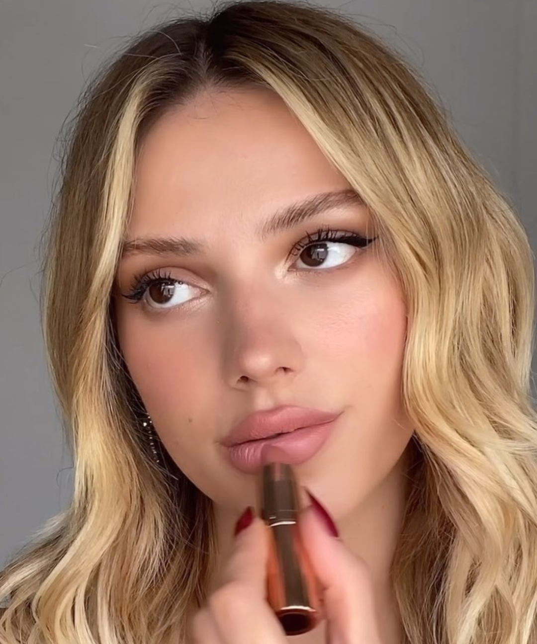 Breaking Down Male Gaze Vs. Female Gaze Makeup