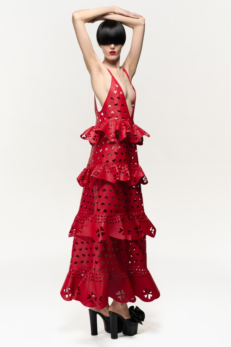 Dramatic 70s And 80s Flair Come To Life In AREA's Pre-Fall 2024 Collection