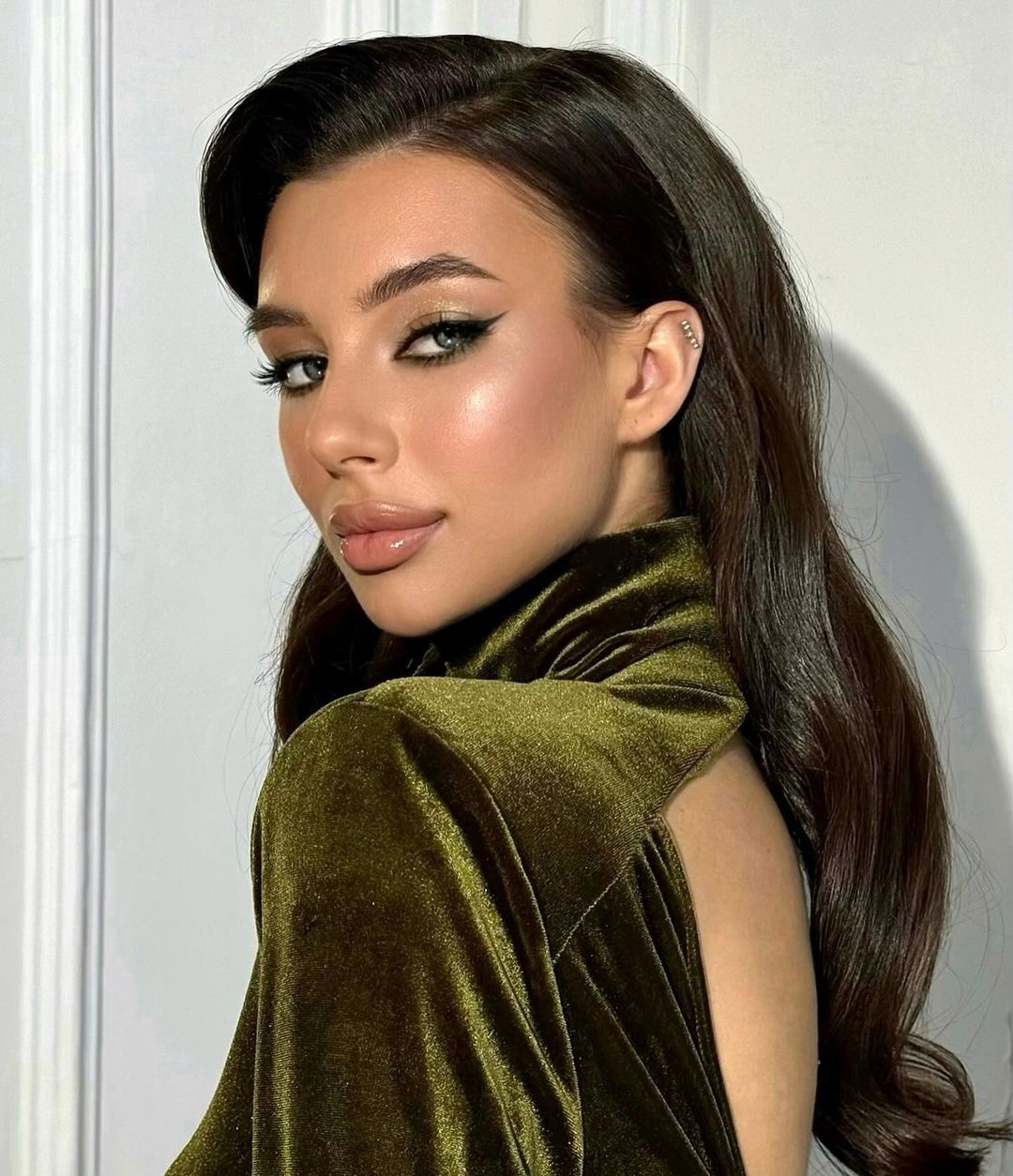 Jazz Club Makeup Is Classy As It Gets