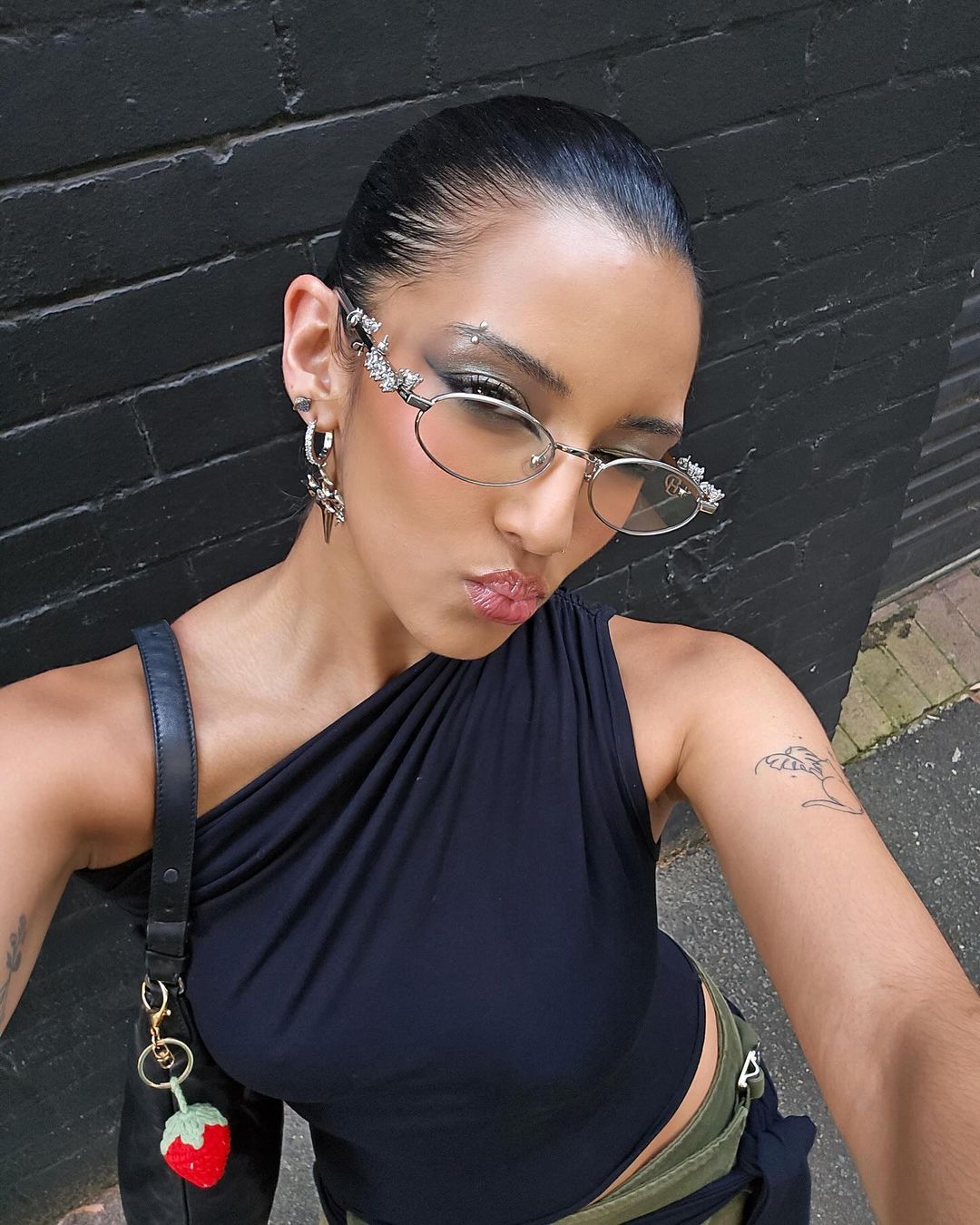 Y3K Beauty Is Blowing Up This Season