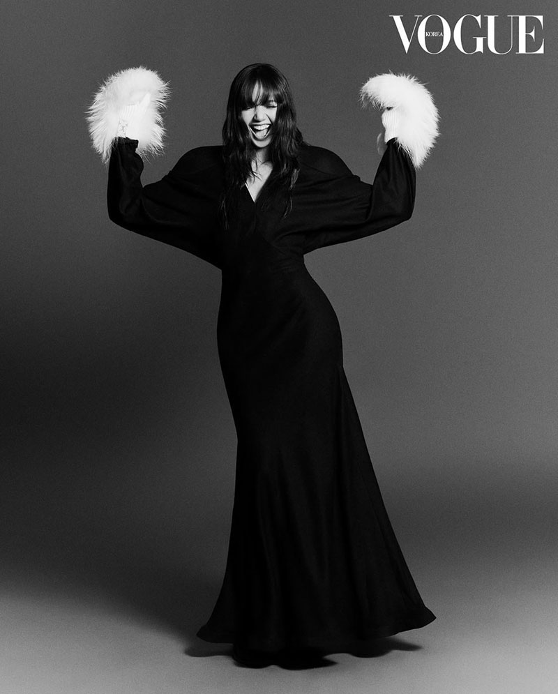 Blackpink Member Lisa Covers Vogue Korea In Louis Vuitton