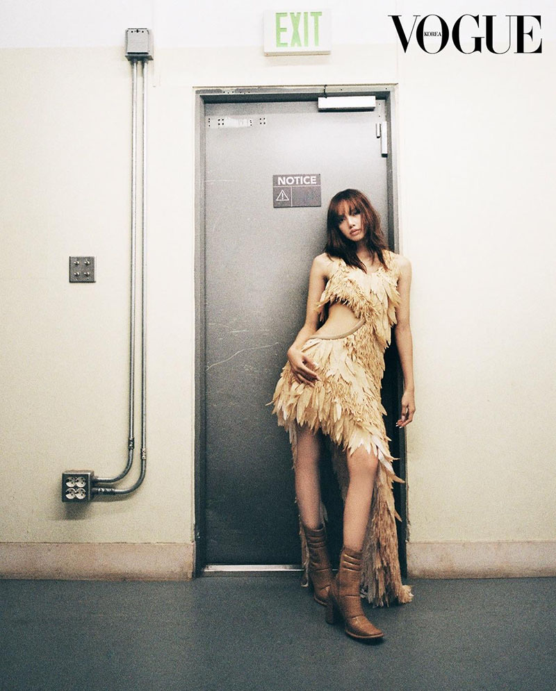 Blackpink Member Lisa Covers Vogue Korea In Louis Vuitton