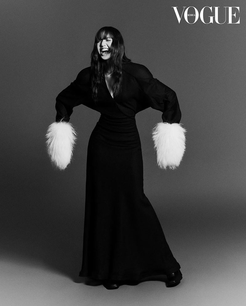 Blackpink Member Lisa Covers Vogue Korea In Louis Vuitton