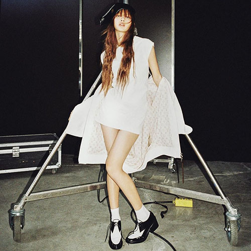 Blackpink Member Lisa Covers Vogue Korea In Louis Vuitton