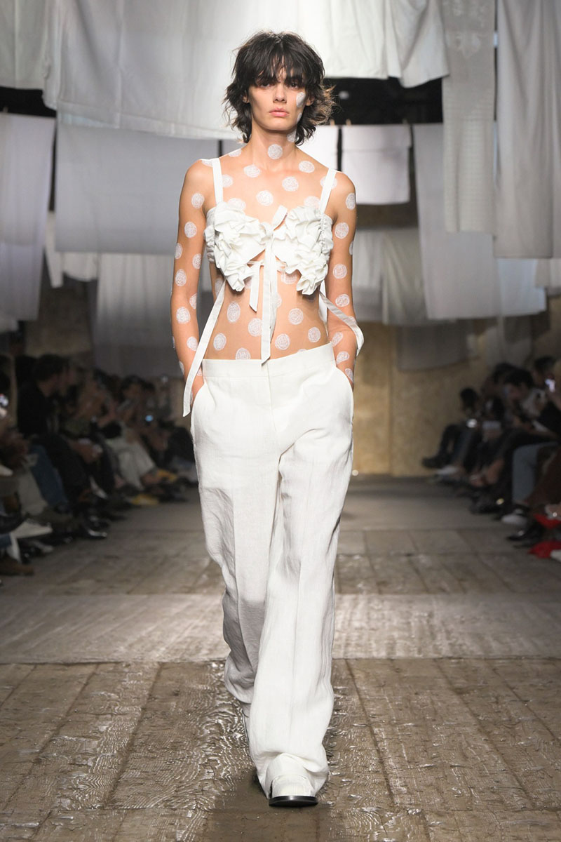 Moschino Spring 2025 Collection Is A Mixture Of Playful Energy And ...