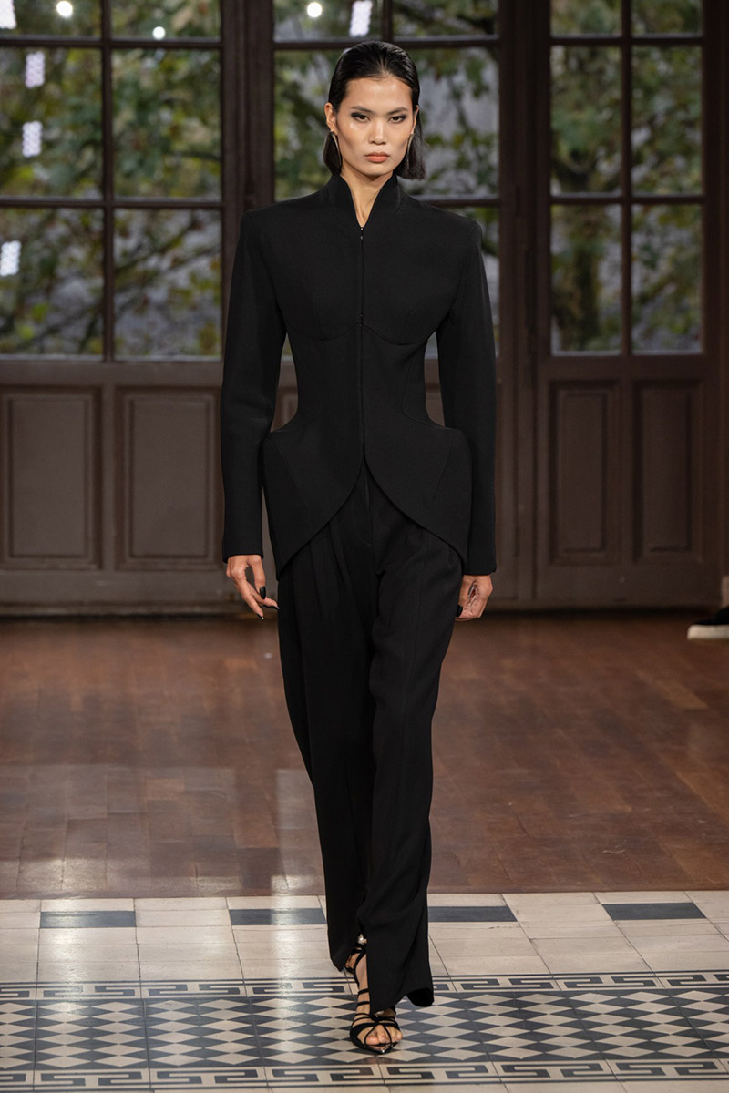 Mugler's Signature Style Gets A Refresh For Spring 2025