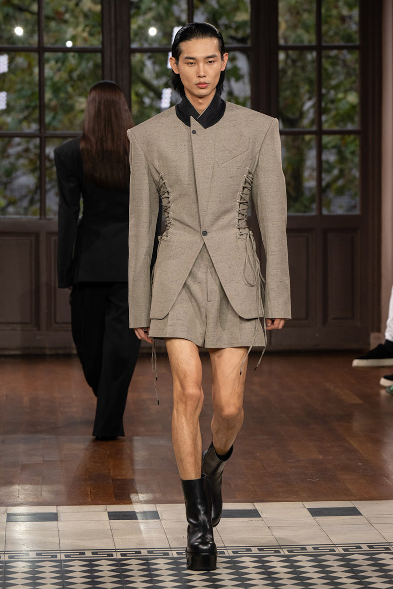 Mugler's Signature Style Gets A Refresh For Spring 2025