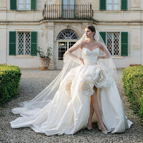 Adorn Yourself In A Beautiful Gown From Monique Lhuillier's Latest ...