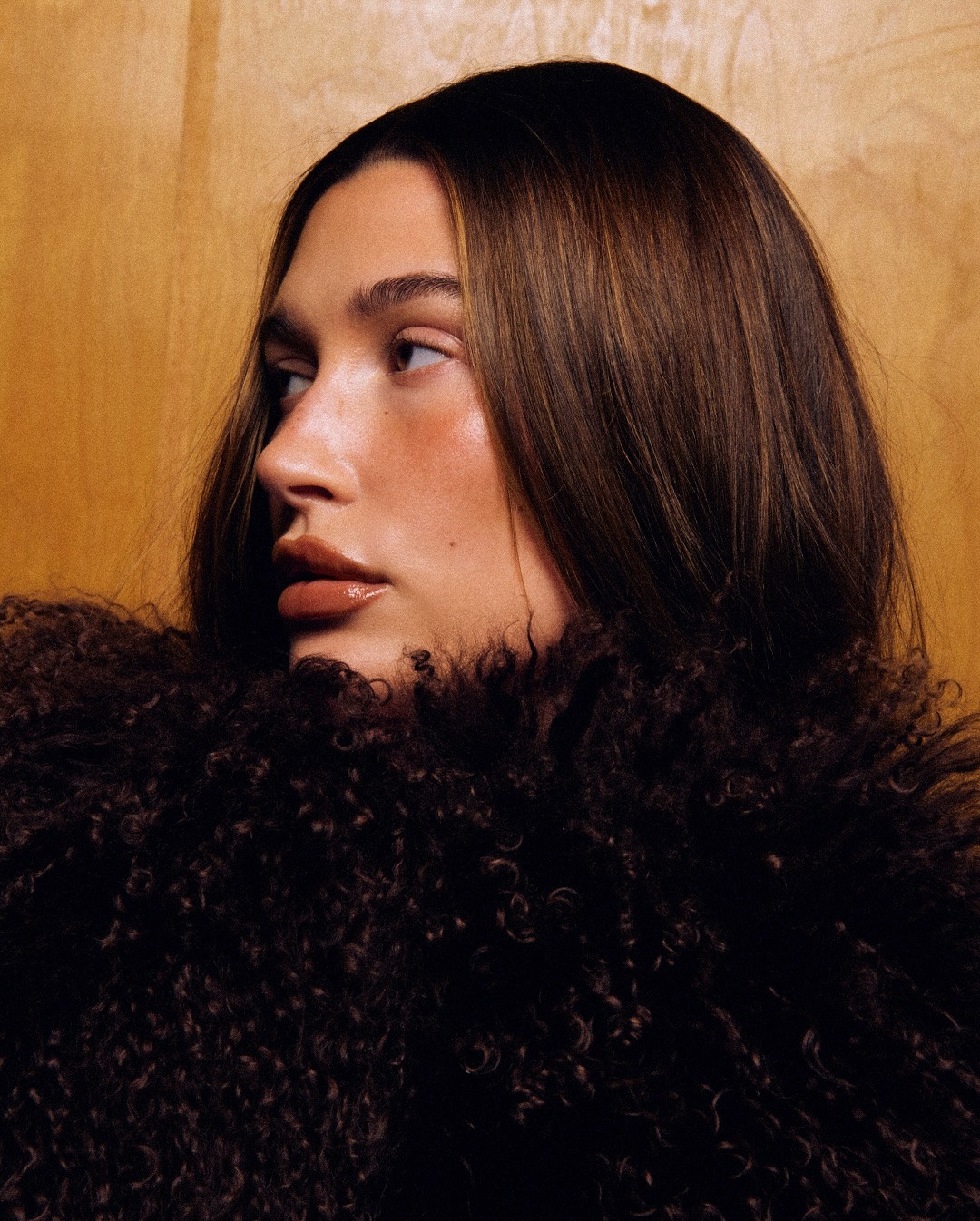 Get Cozy With The Cinnamon Roll Makeup Trend