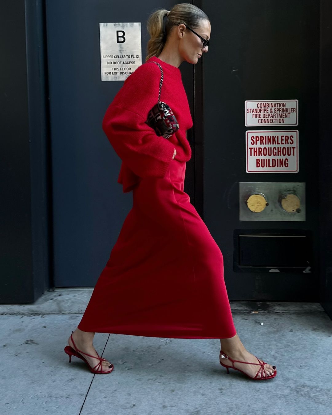 10 Incredibly Chic Holiday Outfits To Wear Before Everyone Else