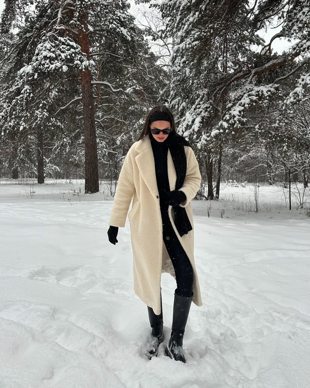 10 Aprés Ski Outfits That Bring Style To The Snow