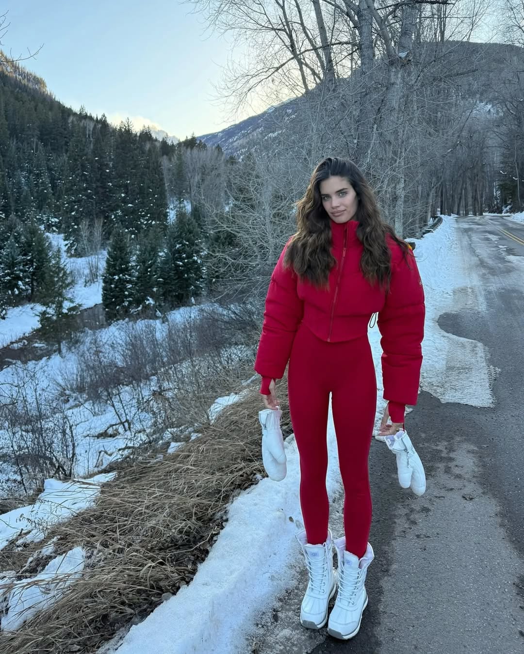 10 Aprés Ski Outfits That Bring Style To The Snow