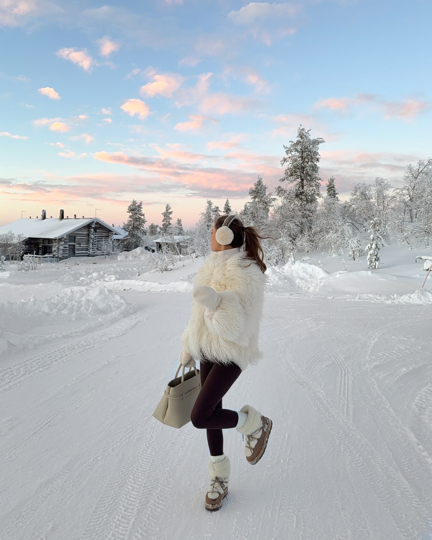 10 Aprés Ski Outfits That Bring Style To The Snow