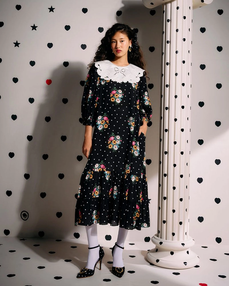 Sretsis Is All About The Feminine Details In This Collection
