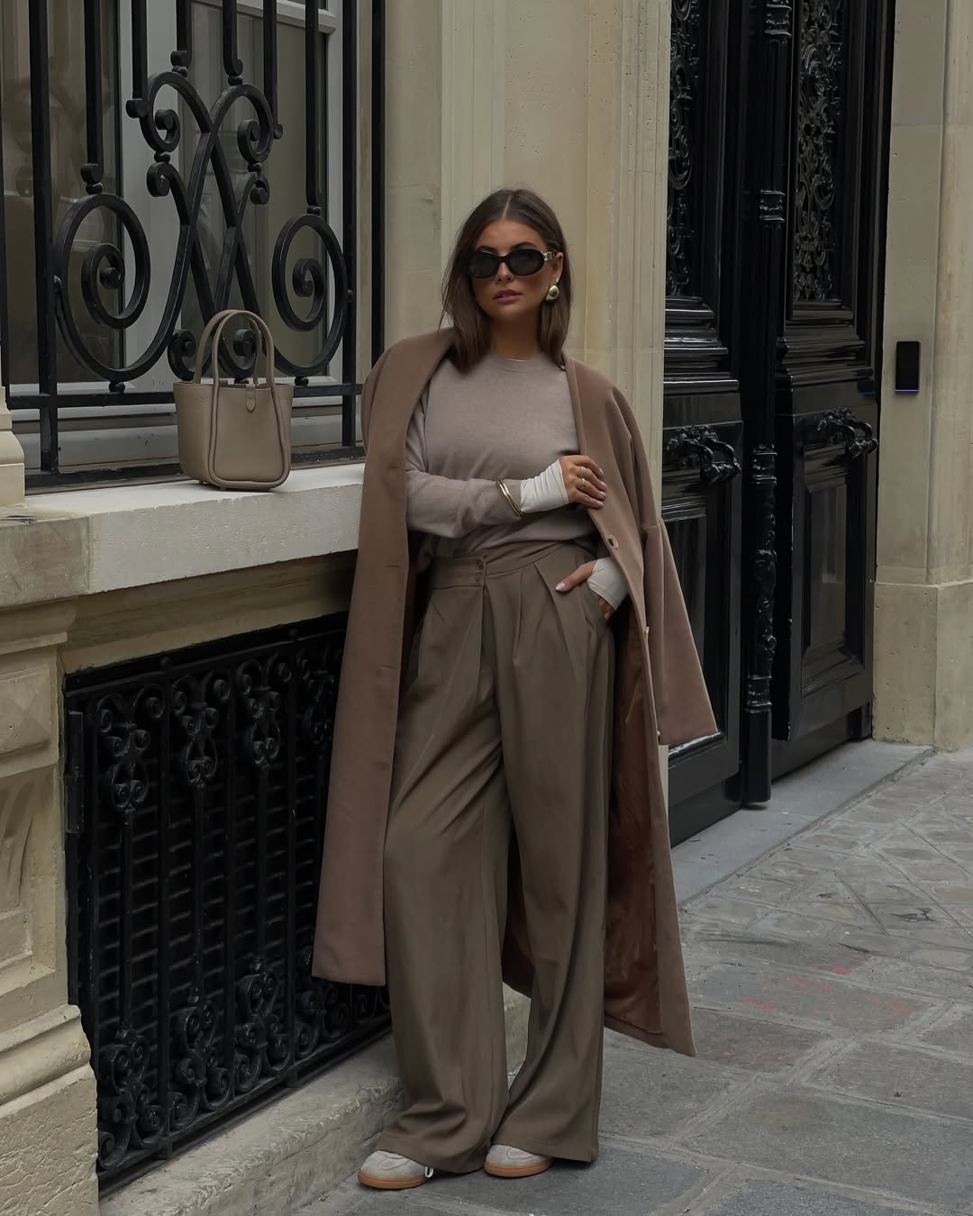 10 Outfit Ideas To Nail The Mocha Mousse Color Trend