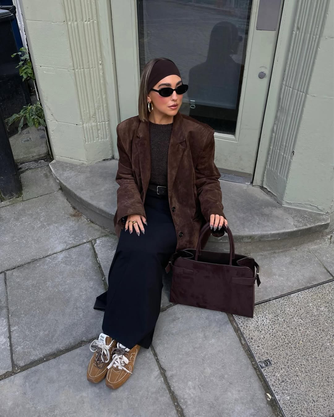 10 Outfit Ideas To Nail The Mocha Mousse Color Trend