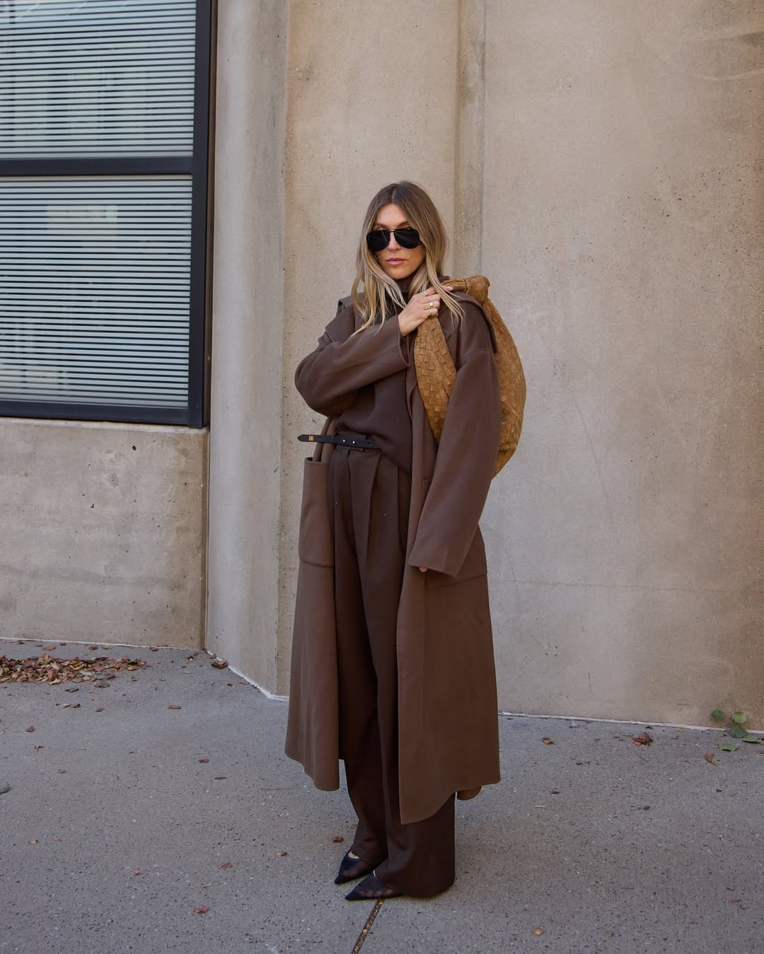 10 Outfit Ideas To Nail The Mocha Mousse Color Trend