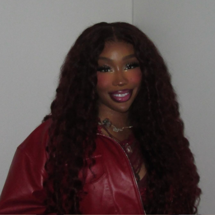 Get The Details To SZA’s Berry Blush Makeup Look Here